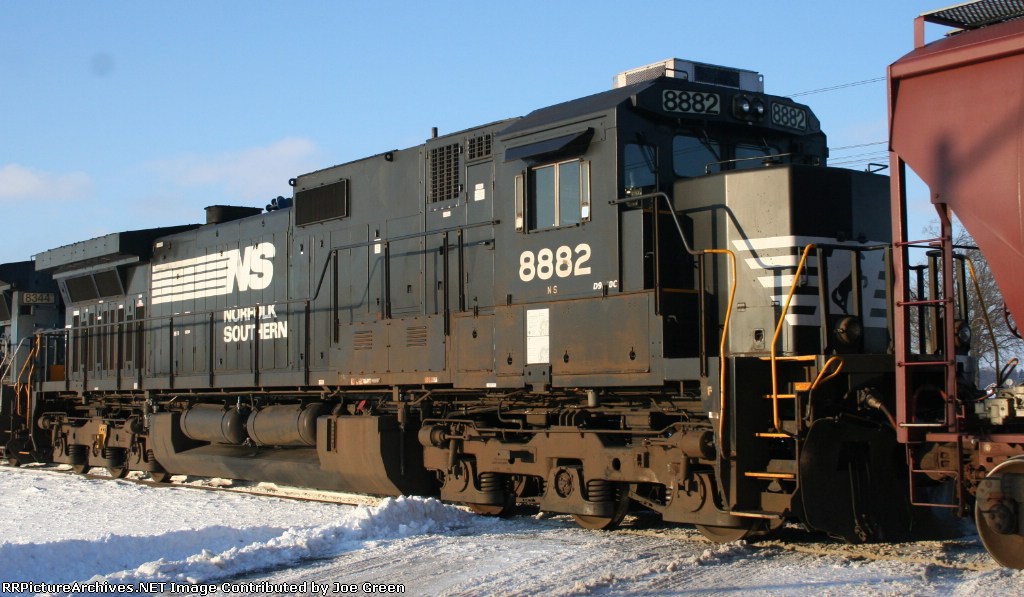NS 8882